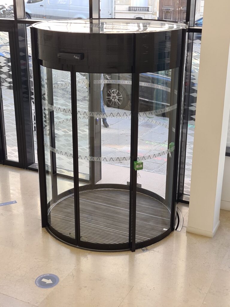 Axed, spécialiste de la porte automatique coulissante en France - Axed